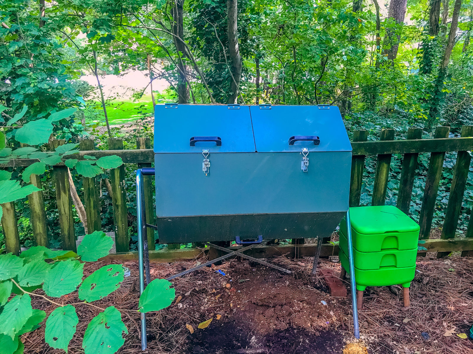 3 methods of at-home composting and the pros + cons of each | Shades of ...